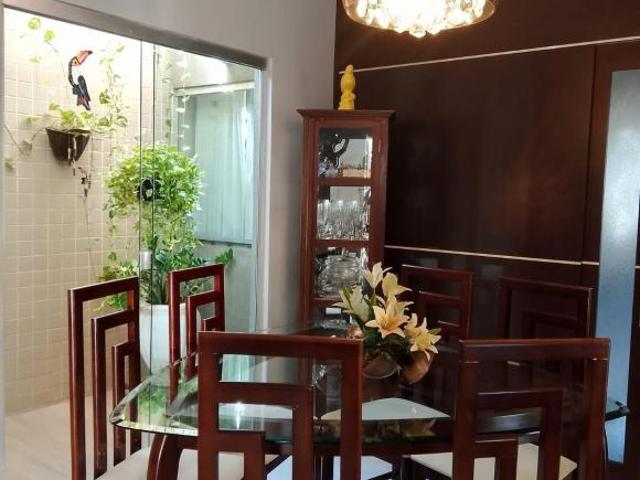 Sobrado Residencial | Comercial na Região do Jardim das Américas