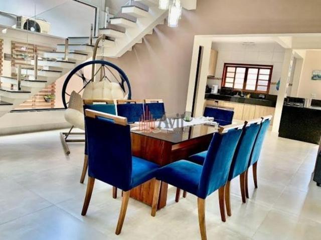 Sobrado Residencial de Condomínio 292m² com 4 quartos, 4 suítes e 4 vagas em Caraguatatuba/SP