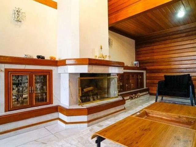 Sobrado Residencial de Luxo em Santo André – 4 Suítes, 8 Vagas, Piscina e Espaço Gourmet