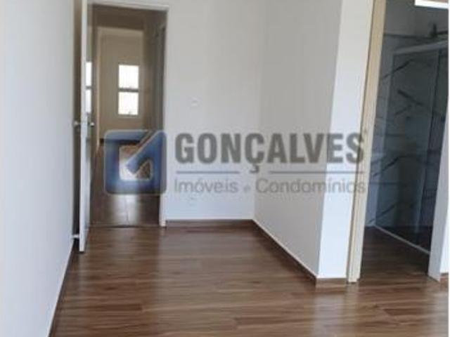 Sobrado Residencial de 170 m² com 3 Quartos e 2 Vagas no Planalto, SBC
