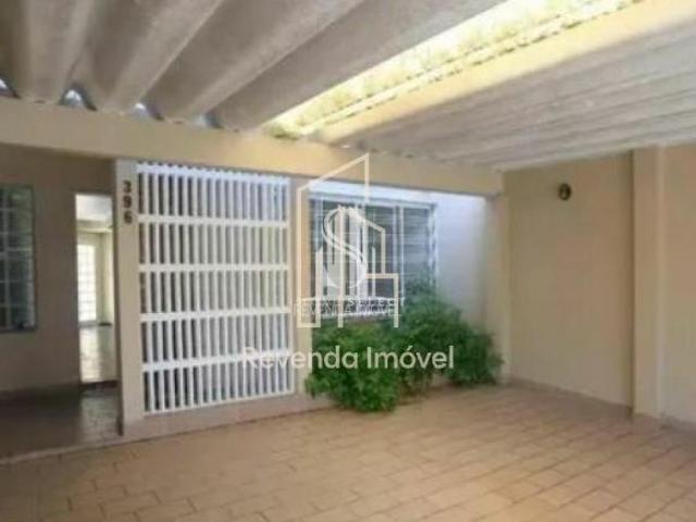 Sobrado Residencial de 181m² com 3 dormitórios / 1 suíte e 2 vagas à venda na região do Brooklin, SP