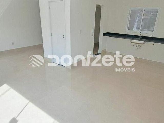 Sobrado Residencial de 186m² em Vila Alpina, Santo André – 3 Quartos 1 Suíte com 4 Vagas