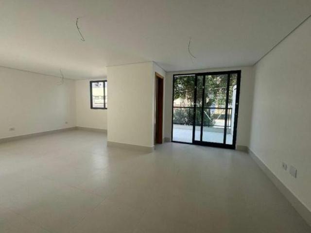 Sobrado Residencial de 194 m² em Vila Pires, Santo André – 3 Dormitórios, 1 Suíte e 4 Vagas