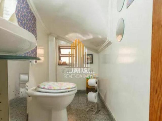 SOBRADO RESIDENCIAL DE 238M², COM 3 DORMITÓRIOS, 2 SALAS, E 2 VAGAS, À VENDA NA