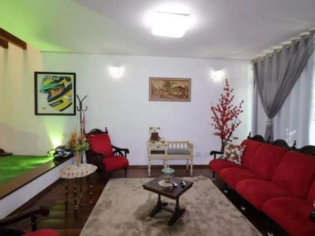 Sobrado Residencial de 340 m² na Vila Alpina — 4 suítes, 4 vagas, financiamento