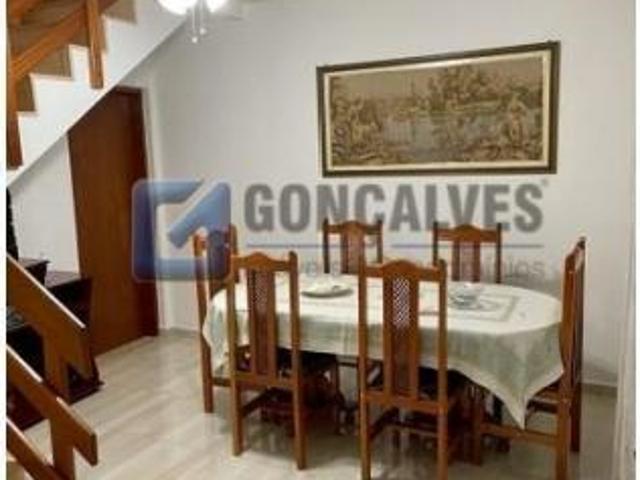 Sobrado Residencial de 3 Quartos com 2 Vagas em Vila Nogueira, Diadema – R$960.000