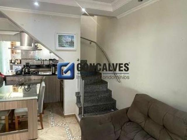 Sobrado Residencial de 3 Quartos com 2 Vagas em Vila Alzira, Santo André – Venda