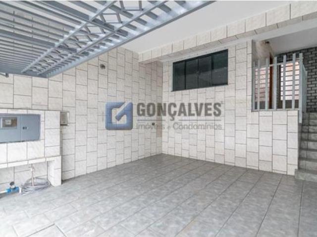 Sobrado Residencial de 3 Quartos com 2 Vagas em Ferrazópolis, SBC