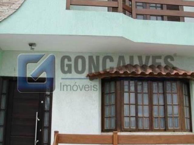 Sobrado Residencial de 3 Quartos com 2 Suítes em Vila Eldízia, Santo André — 7 Vagas