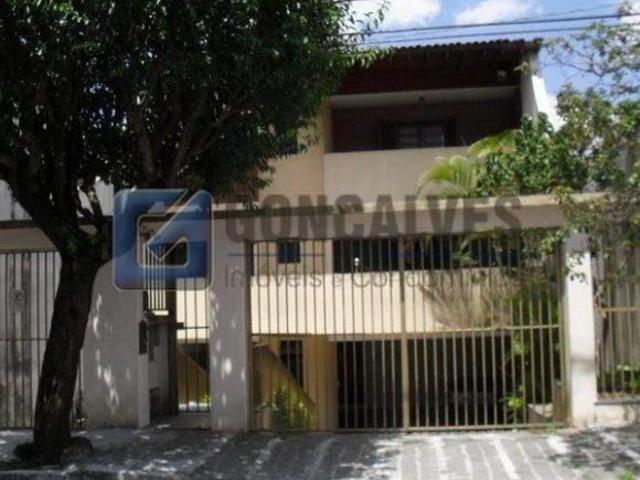 Sobrado residencial de 4 quartos com 3 suítes e 8 vagas em Santa Maria, São Caetano do Sul