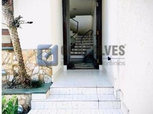 Sobrado Residencial de 4 Quartos com 3 Suítes e 10 Vagas no Jardim, Santo André