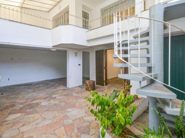 SOBRADO RESIDENCIAL E COMERCIAL À VENDA EM PERDIZES