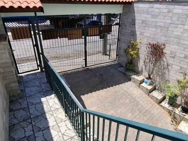 Sobrado Residencial em Rua Fechada / Jardim das Vertentes, com 3 dorms  1 suíte, 3 vagas