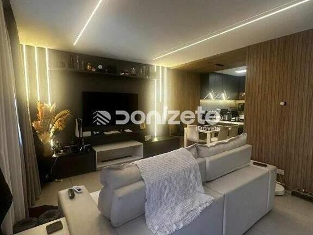 Sobrado Residencial em Santo André – Vila Alzira, 2 suítes, 2 vagas, mobiliado