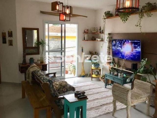 Sobrado Residencial em Santo André Vila Santa Teresa — 2 suítes, 3 vagas, aceita financiamento