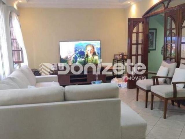 Sobrado Residencial em Santo André – 4 Dorms, 2 Suítes, 7 Vagas, Financia/Permuta