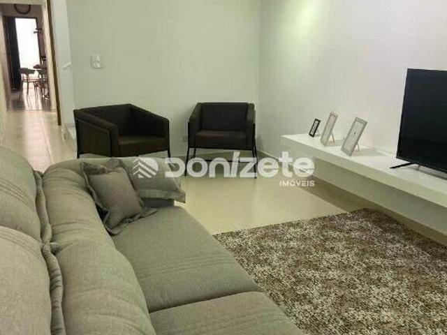 Sobrado Residencial em Vila Pires, Santo André 3 Qs, 2 Vagas, Aceita Permuta