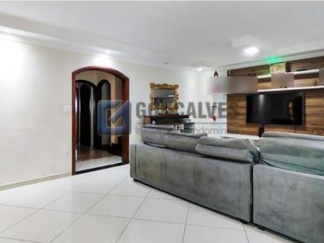 Sobrado Residencial em Vila Pires, Santo André – 4 quartos, 1 suíte, 15 vagas