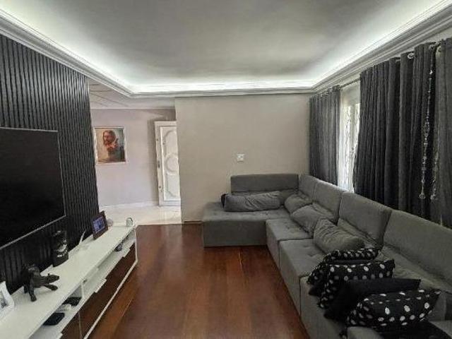 Sobrado Residencial em Vila Valparaíso, Santo André – 208 m²