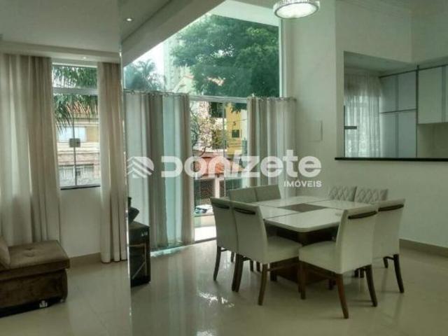 Sobrado Residencial Frente no Jardim, Santo André – 2 Suítes, 3 Vagas, Financia