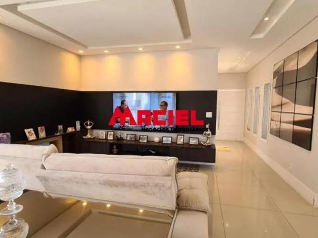 Sobrado Residencial Jaguary Urbanova SJC