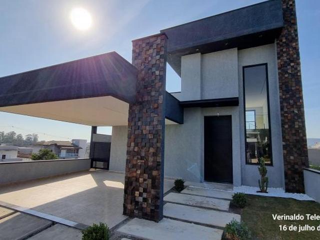 Sobrado Residencial Phytus, piscina, 210m, 3 dormitórios, sendo um Suíte, 2 vaga