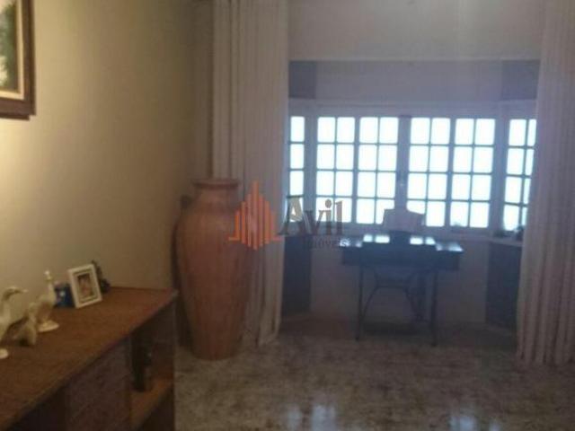 Sobrado Residencial 220m² com 3 quartos, 1 suíte à Venda na Vila Ema