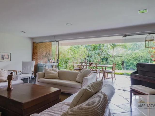 Sobrado Residencial, 341 mts, 4 dormitórios, 4 vagas, no Morumbi