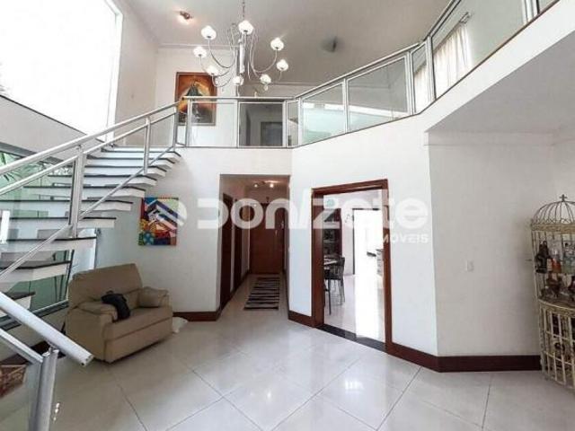 Sobrado Residencial 360m² em Jardim, Santo André – 3 Suítes, 6 Vagas e Varanda Gourmet