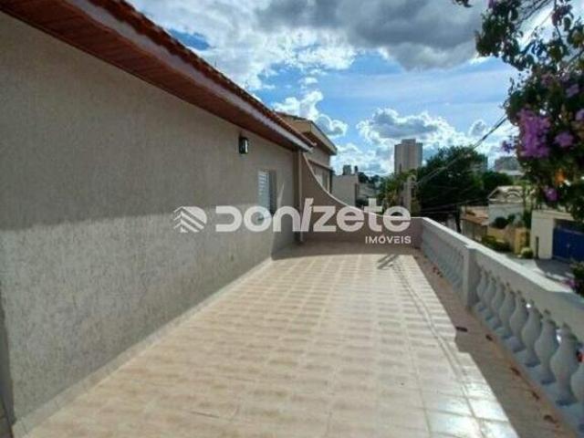 Sobrado Residencial 3 dorms 1 suíte com 2 vagas em Santa Maria, Santo André – Financiamento Aceito