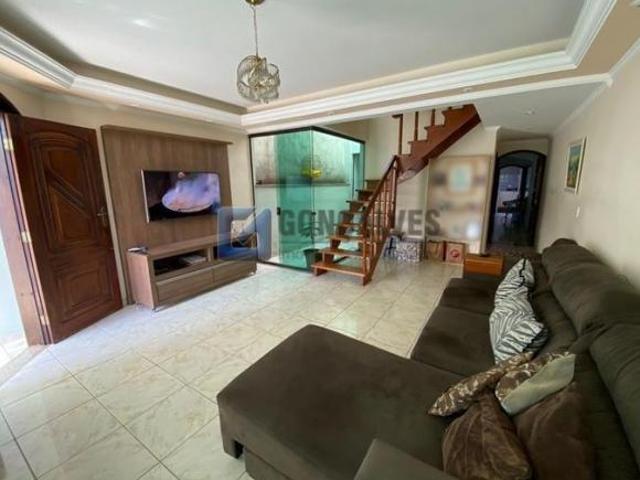 Sobrado Residencial 3 Dorms 1 Suíte em Jardim Las Vegas, Santo André — 264 m², 8 Vagas