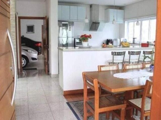 Sobrado Residencial 3 Dorms com Suíte e 4 Vagas em Vila Gilda, Santo André