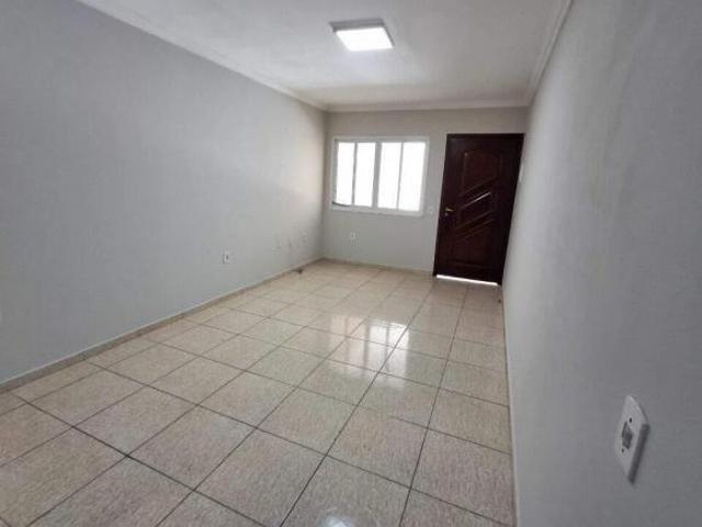 Sobrado Residencial 3 Dorms com 3 Vagas em Vila Linda, Santo André — Aceita Financiamento