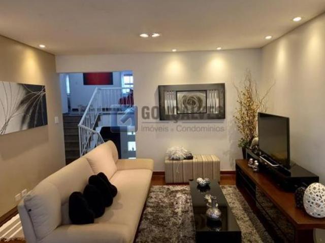 Sobrado Residencial 3 Dorms + Suíte em Jardim do Mar, SBC — 4 Vagas