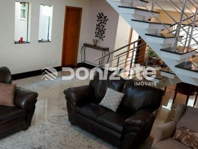 Sobrado Residencial 3 Suítes com 4 Vagas Vila Santa Teresa, Santo André | Financiamento