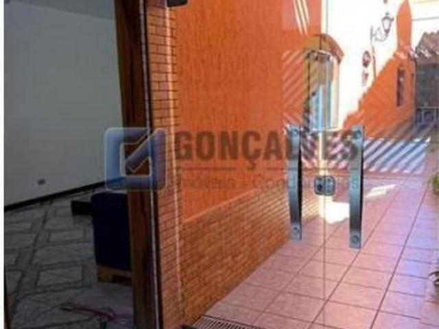 Sobrado Residencial 3 Quartos com 2 Vagas | Montanhão, SBC