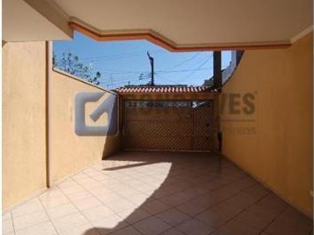 Sobrado residencial 3 quartos com 4 vagas em Vila Helena, Santo André – R$850.000