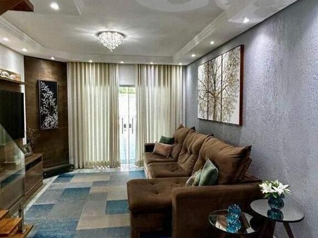 Sobrado Residencial 3 Quartos com 4 Vagas em Parque São Vicente, Mauá