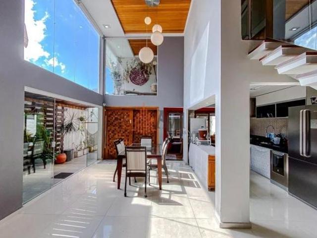 Sobrado Residencial 494m² com 4 quartos, 2 suítes à Venda no Anália Franco