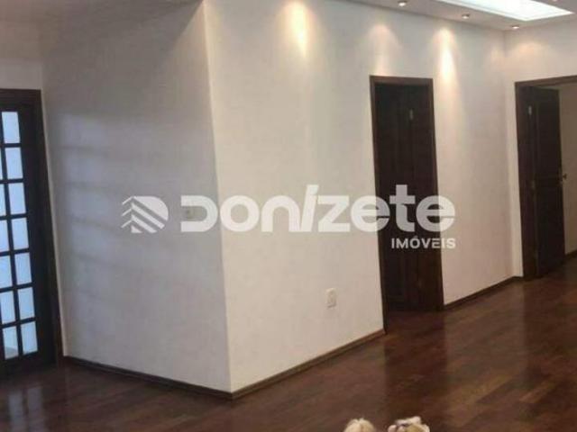 Sobrado Residencial 4 Quartos 3 Suítes com 6 Vagas em Cerâmica, São Caetano do Sul – Financia e Pe
