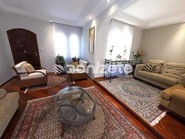 Sobrado Residencial 4 Quartos com 3 Vagas em Vila Guiomar, Santo André – Aceita Financiamento
