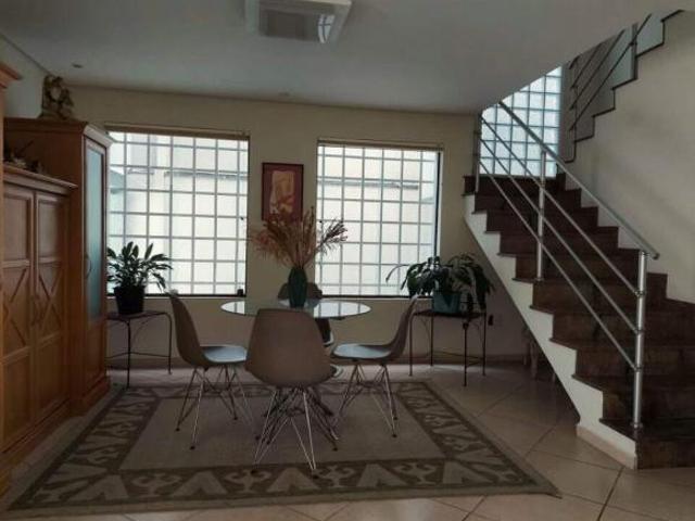 Sobrado Residencial 4 Quartos com 3 Suítes em Vila Marina, Santo André — Financiamento Aceito