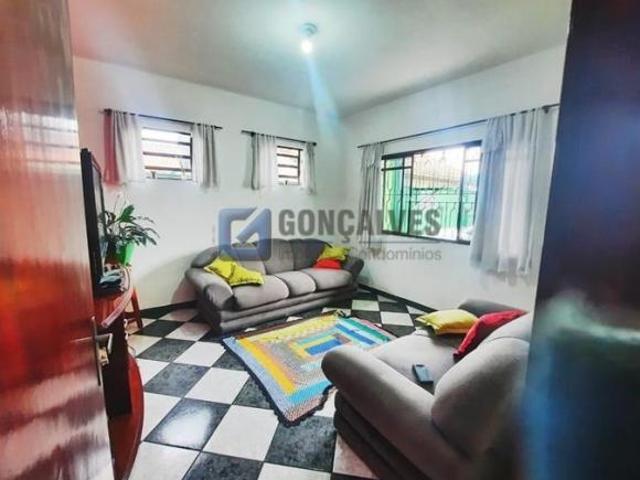 Sobrado Residencial 4 Quartos com 4 Vagas em Vila Junqueira, Santo André