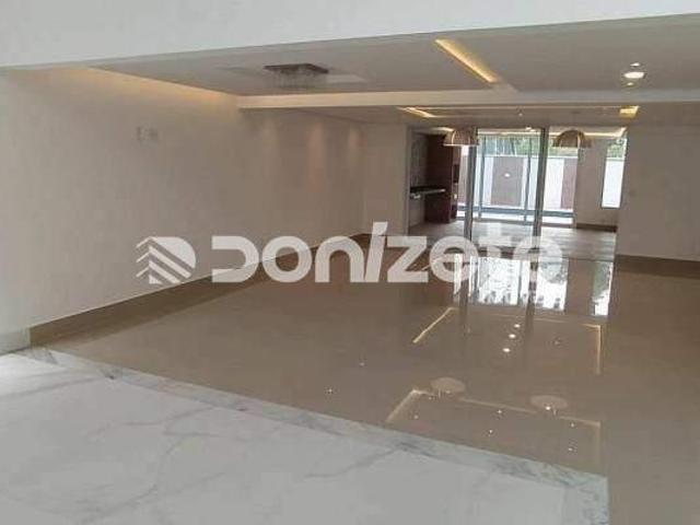 Sobrado Residencial 5 Suítes com 8 Vagas em Cerâmica, São Caetano do Sul – Financiamento Disponível