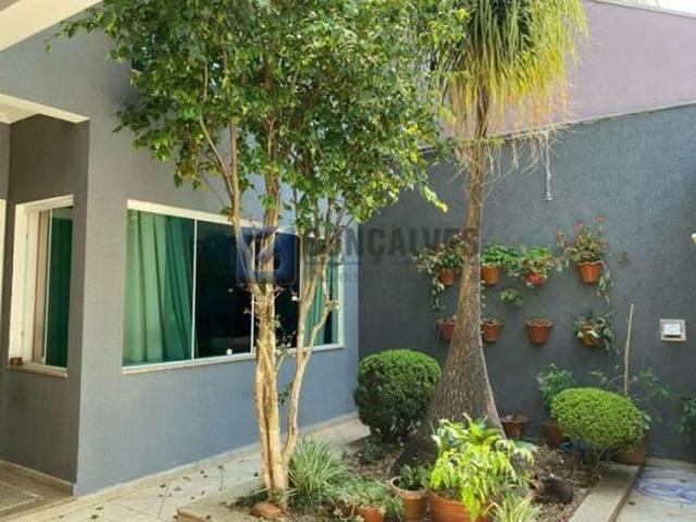 Sobrado Residencial 5 Quartos com 5 Suítes, 4 Vagas em São Bernardo do Campo – Aceita Permuta