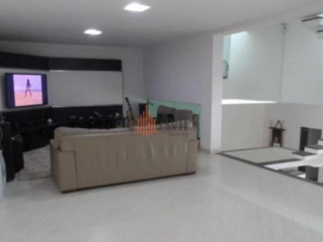 Sobrado Residencial 600m² com 3 suítes à Venda na Penha