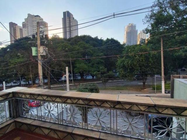 Sobrado residencial/comercial com 03 dormitórios, 03 vagas de garagem Paraíso