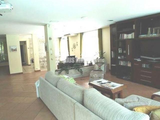 Sobrado Residnecial 4 Dormitorios em Planalto Paulista 200m2