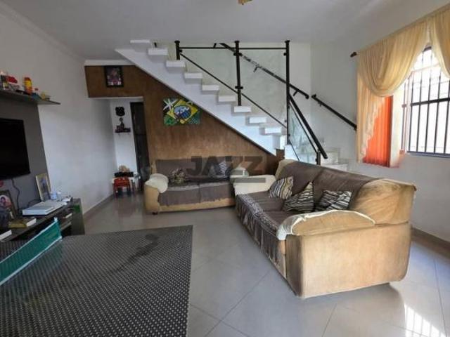 Sobrado Semi Isolado com 3 Dormitórios, Espaço Gourmet e Sacadas a 300m da Praia no Solemar