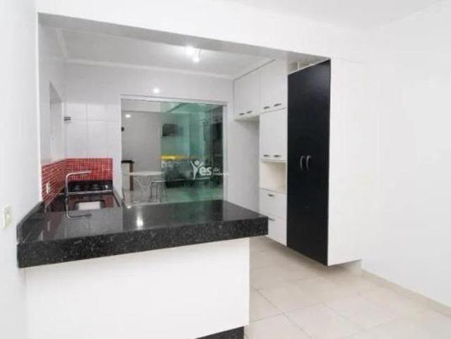 Sobrado semi mobiliado a venda com 163m² de área construída, sendo 3 dormitórios